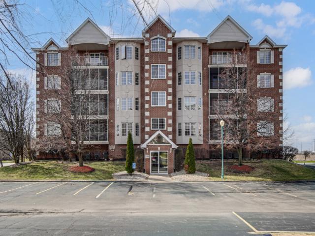 7722 Greenway Blvd, Unit 3SE, Tinley Park, IL 60487 | MLS #12597 | Compass