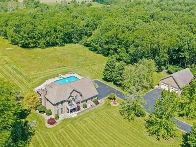 7723 White Swan Rd, Georgetown, OH 45121