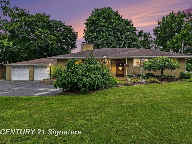 772 Midland Rd, Bay City, MI 48706