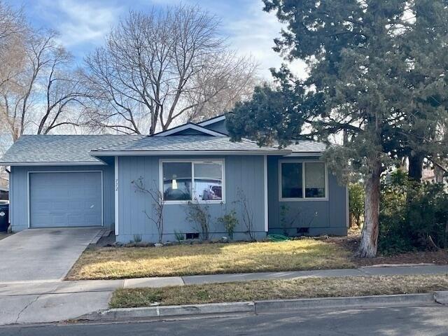 772 NW 8th St, Redmond, OR 97756