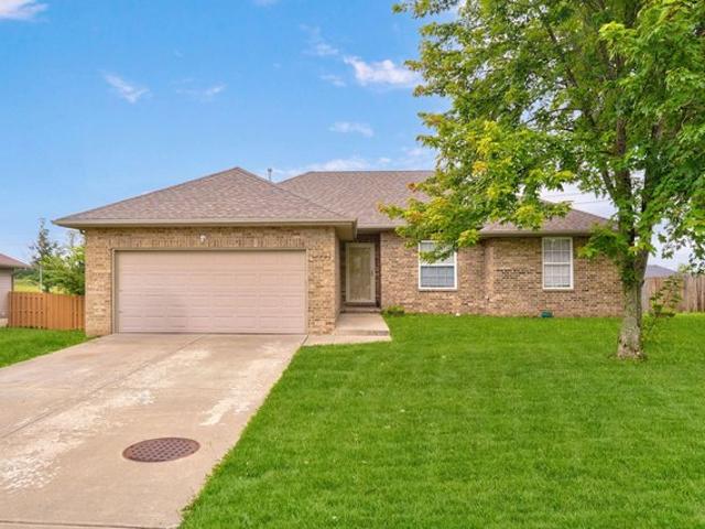 772 S Hackberry Ave, Nixa, MO 65714