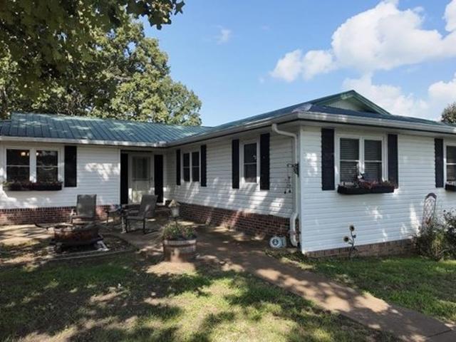 772 Rushing Rd, Michie, TN 38357