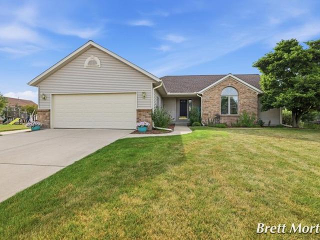 7734 Park Ridge Dr SW, Jenison, MI 49428