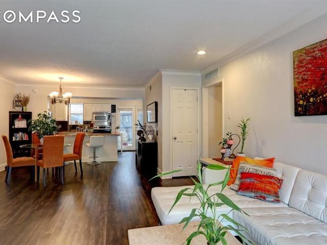 7736 Meadow Rd 102, Dallas, TX