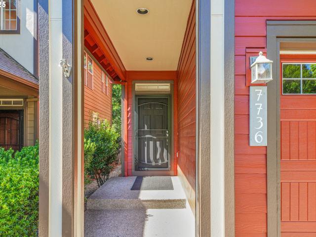 7736 sw cypress ln