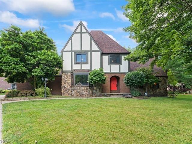7739 Starcliff Ave NW, North Canton, OH 44720