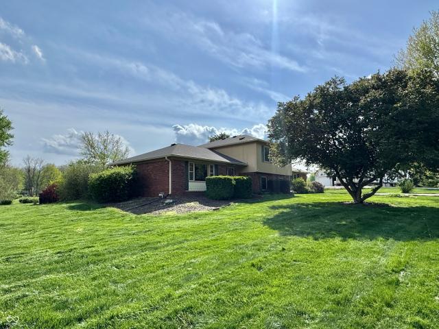 7739 Westerville Dr, Clayton, IN 46118 | MLS #22096 | Compass