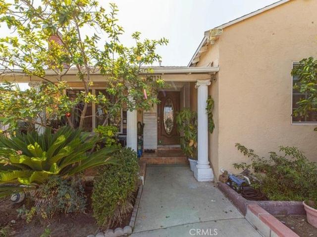 7731 Klump Ave, Los Angeles, CA 91352