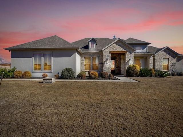 7732 Laura Lake Ln, Fort Worth, TX 76126