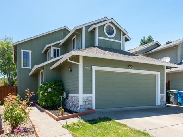 7733 Melody Dr, Rohnert Park, CA 94928