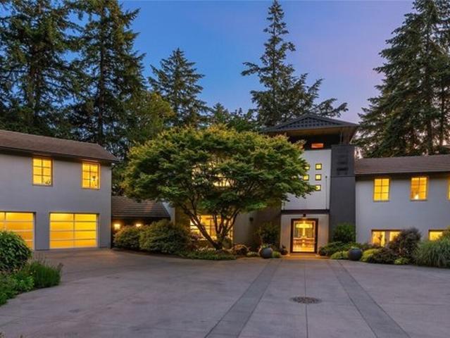 7733 Hansen Rd NE, Bainbridge Island, WA 98110