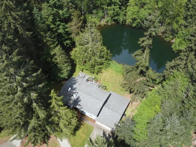 7733 Redstart Drive SE