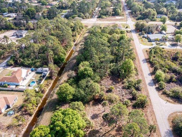 773 Cadis St E, Lehigh Acres, FL 33974