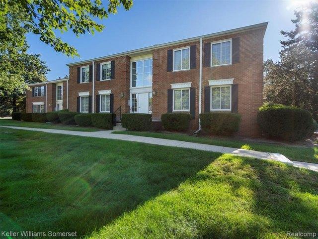 773 E Fox Hills Dr, Bloomfield Hills, MI 48304