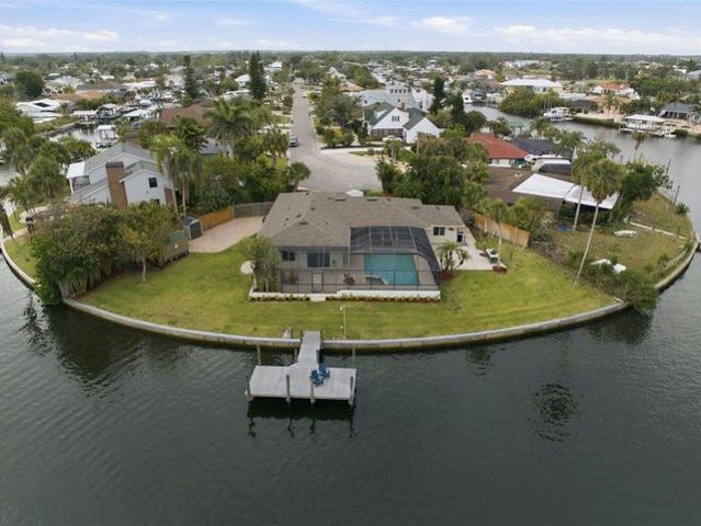 773 Kingston Ct, Apollo Beach, FL 33572