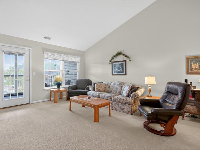 773 W Barrington Circle