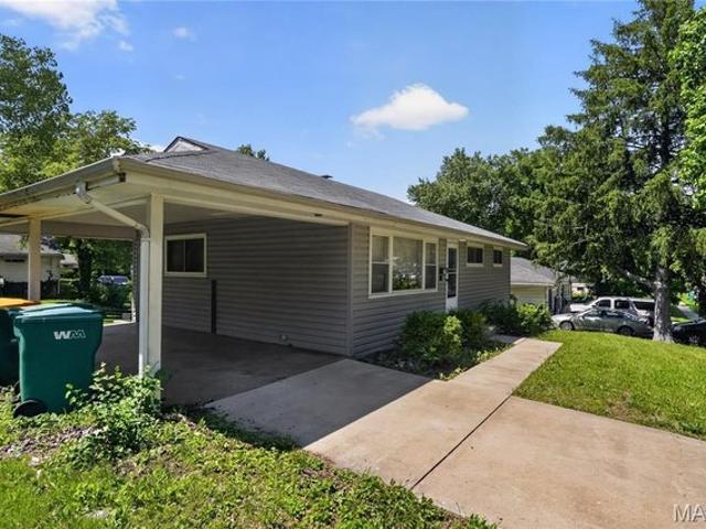 7748 Paddington Dr, Saint Louis, MO 63121