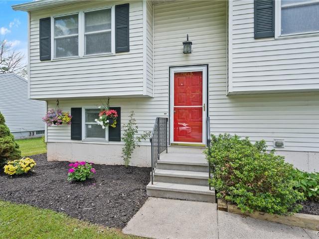7749 New Hope W