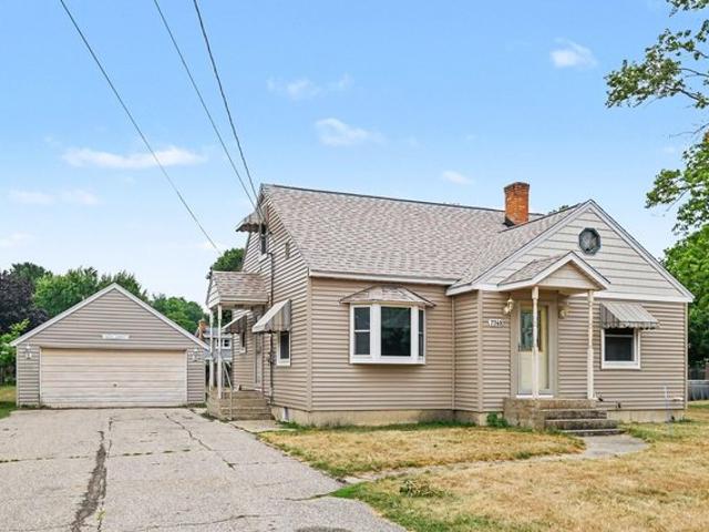 7749 Henry Ave, Jenison, MI 49428