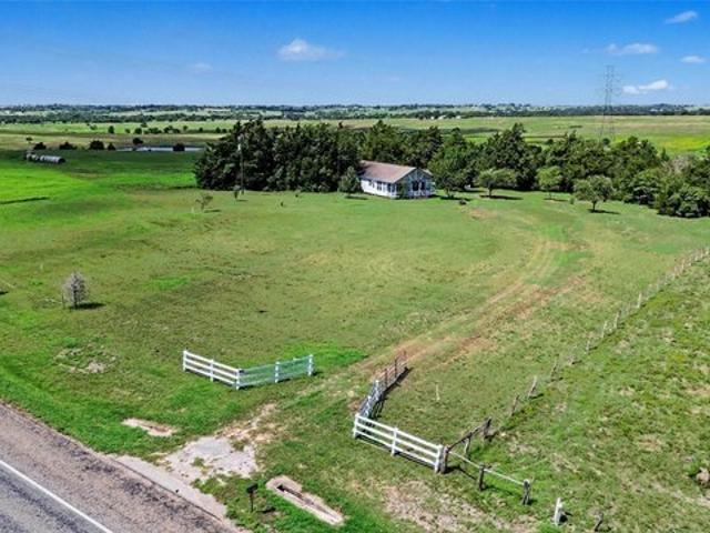 7740 N US Highway 77, Schulenburg, TX 78956