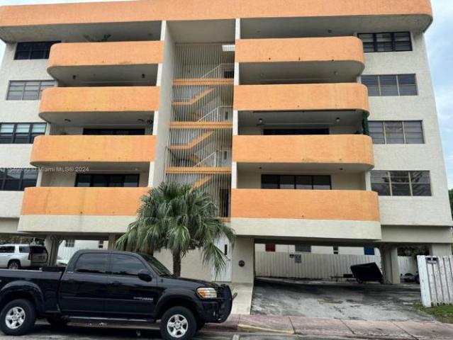 7740 Abbott Ave #2B, Miami Beach, FL 33141