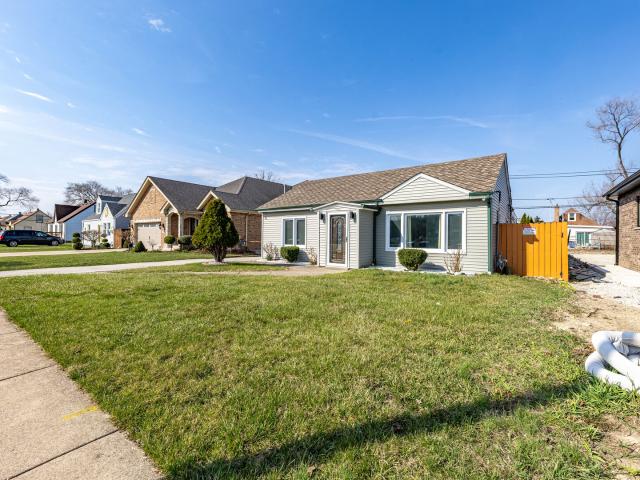 7740 Laramie Ave, Burbank, IL 60459 | MLS #12615 | Compass