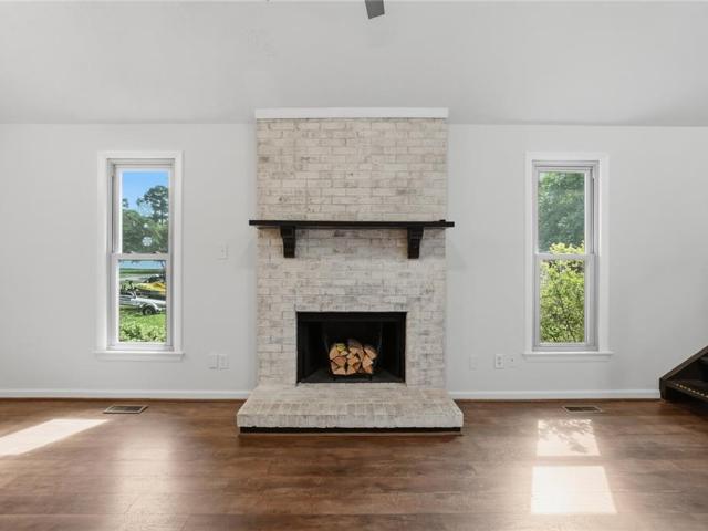 7740 Waters Edge LN