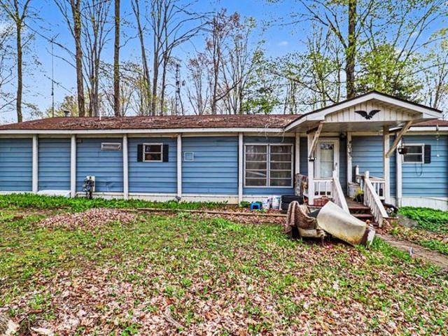 7743 N Manitonka Dr, Weidman, MI 48893