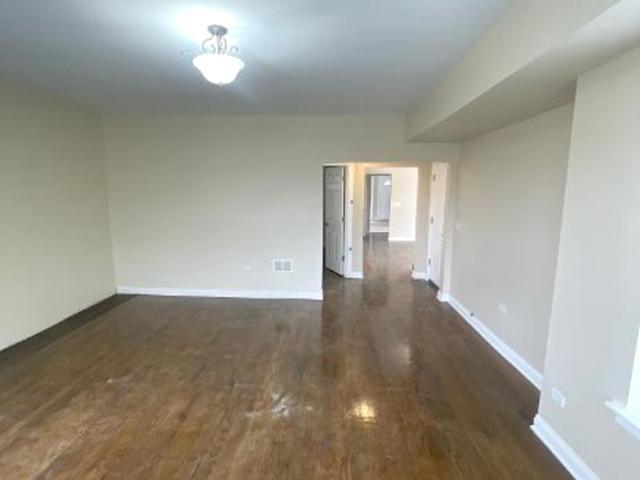 7743 S East End Avenue # 3