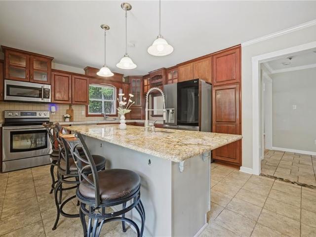 7743 Waters Edge LN