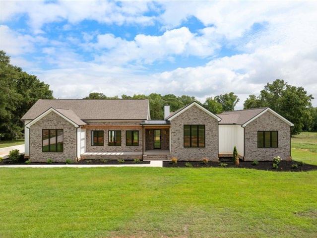 774 Garrison Rd, Pelzer, SC 29669