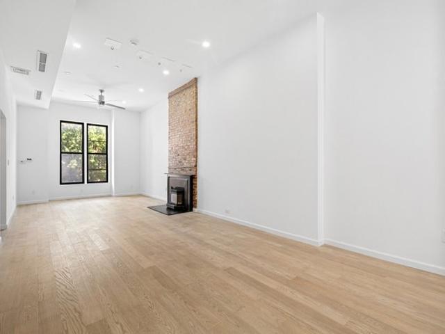 774 Greene Ave Unit Th, Brooklyn, NY 11221