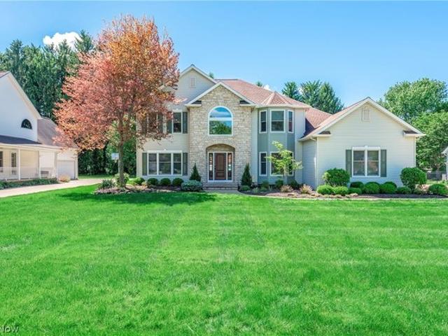 7755 Sunstone Dr, Brecksville, OH 44141