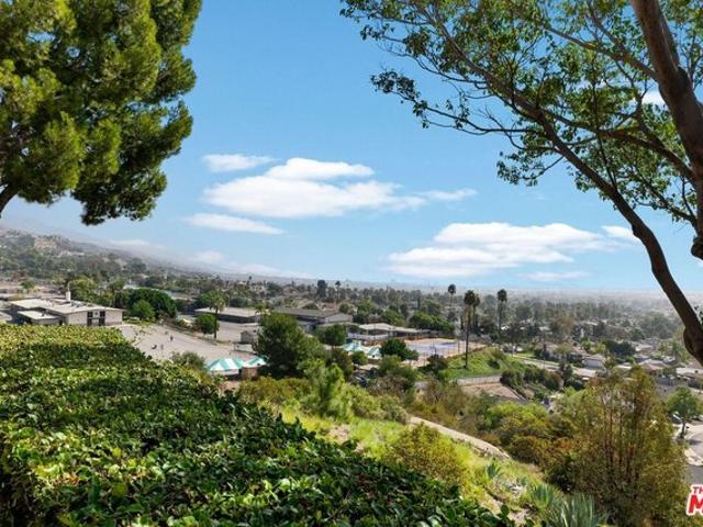 7755 Via Rosa Maria, Burbank, CA 91504