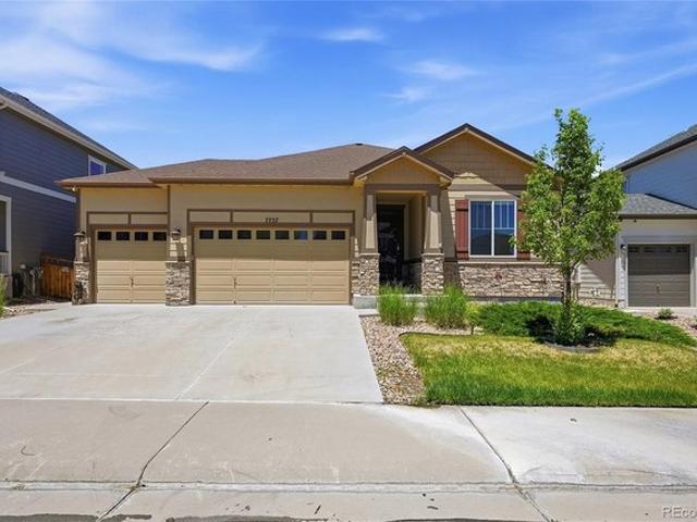 7757 Blue Water Ln, Castle Rock, CO 80108