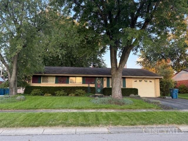 7758 Shalamar Dr, Huber Heights, OH 45424