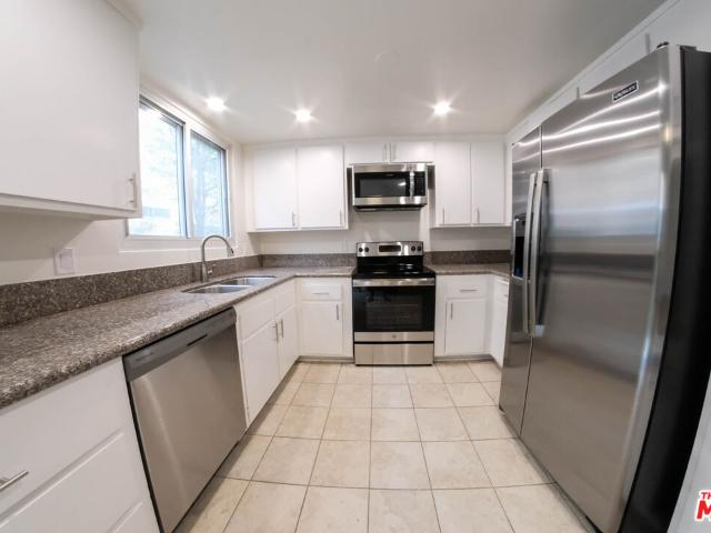 7758 W 91st St, Unit 2, Los Angeles, CA 90293 | Compass