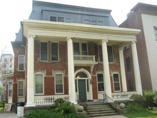 $775 / 1br 700ft² Downtown Elmwood/Allentown 1 BR INCLU HEAT Elmwood and Summer St, Buffalo, NY map