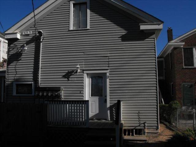 $775 / 2br Close to UTMB 1522 Winnie #3 map