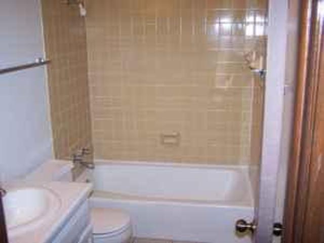$775 / 2br Spacious Town Home Available in Quiet South Lincoln! 4401 South 27th Street map