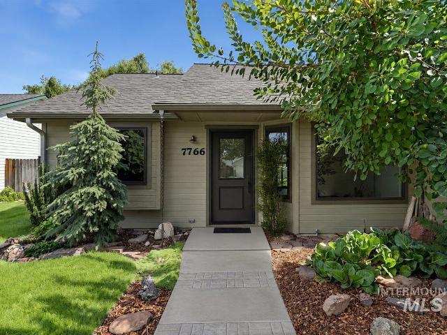 7766 Arlington Dr
