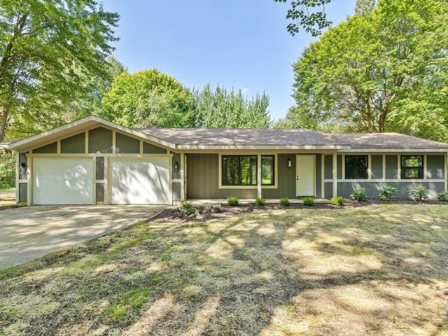 7761 Hanna Lake Ave SE, Caledonia, MI 49316