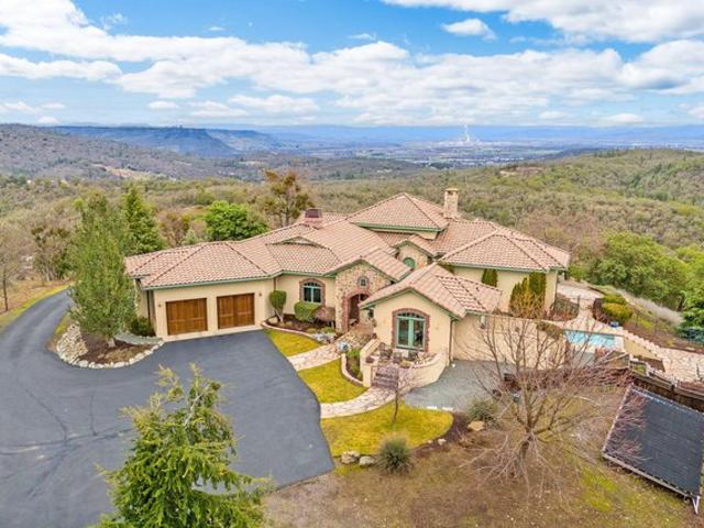 7762 Old Stage Rd, Central Point, OR 97502