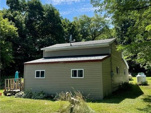 7762 Perry Rd, Baldwinsville, NY 13027