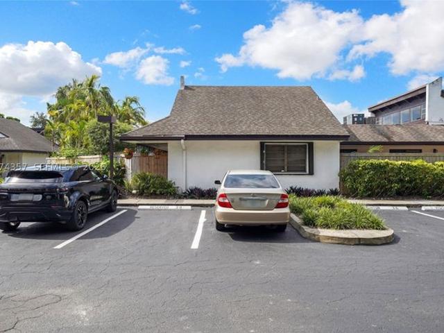 7762 SW 99th St Unit 10, Miami, FL 33156