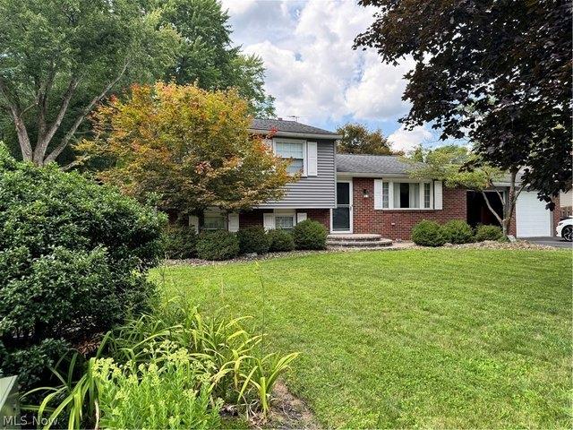 7763 Raglan Dr NE, Warren, OH 44484
