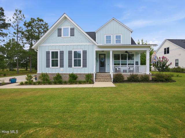 776 Breezewood Drive SE
