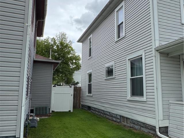 776 S 6th Street