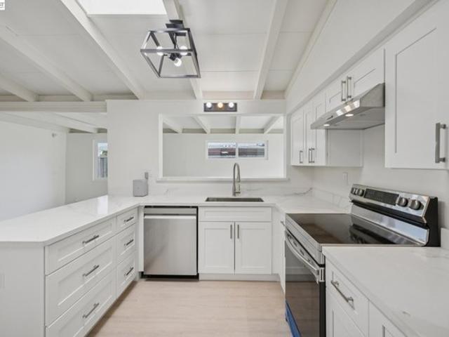 776 Poinciana St, Hayward, CA 94545