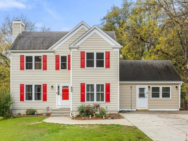 776 Thoroughbred Dr, Charles Town, WV 25414